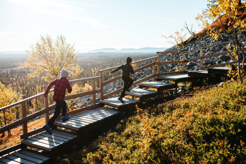 VisitPyhaLuosto-KotaCollectivePhoto-1979 (1).jpg?itok=YTlKBy40